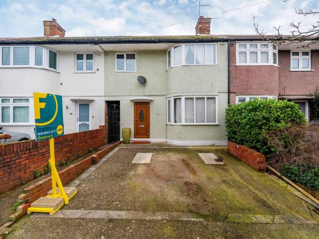 3 bedroom terraced house for sale