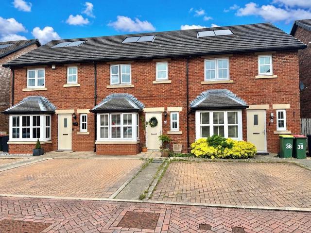 3 bedroom terraced house for sale