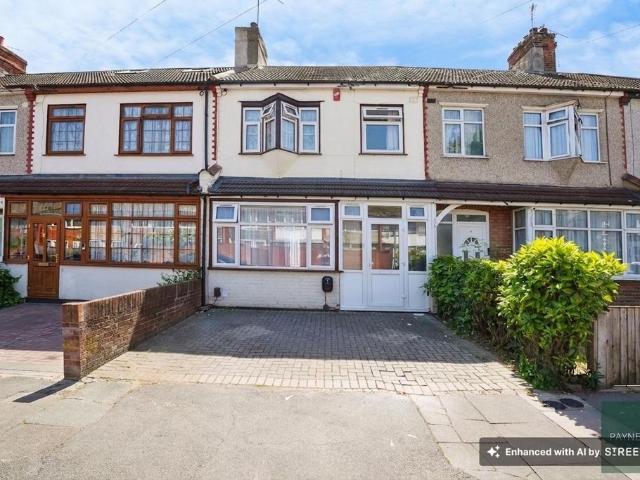 3 bedroom terraced house for sale