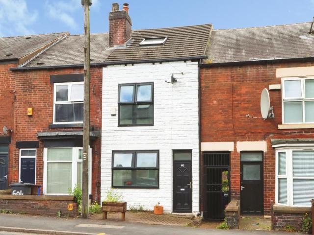 3 bedroom terraced house for sale