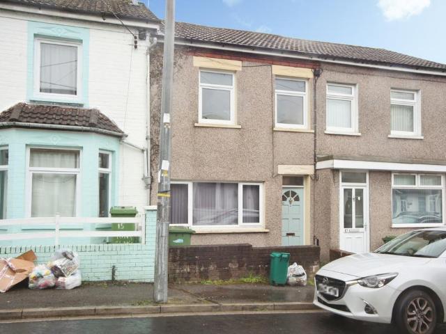 5 bedroom terraced house for sale