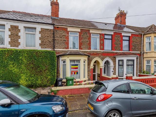 3 bedroom terraced house for sale