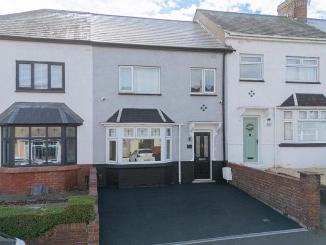 3 bedroom terraced house for sale