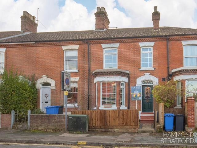 3 bedroom terraced house for sale