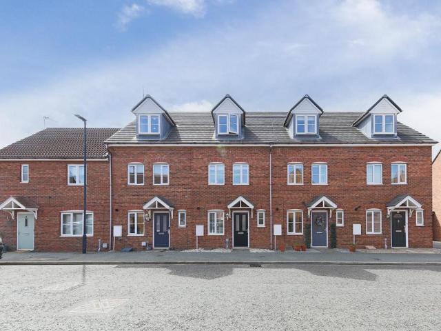 3 bedroom terraced house for sale