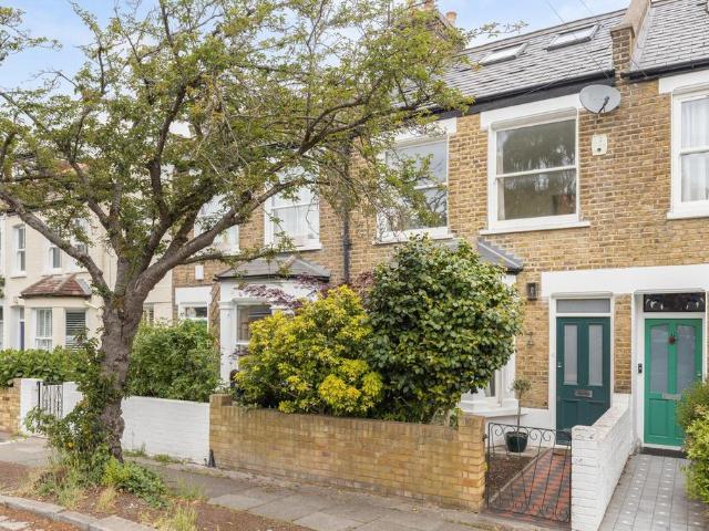 3 bedroom terraced house for sale