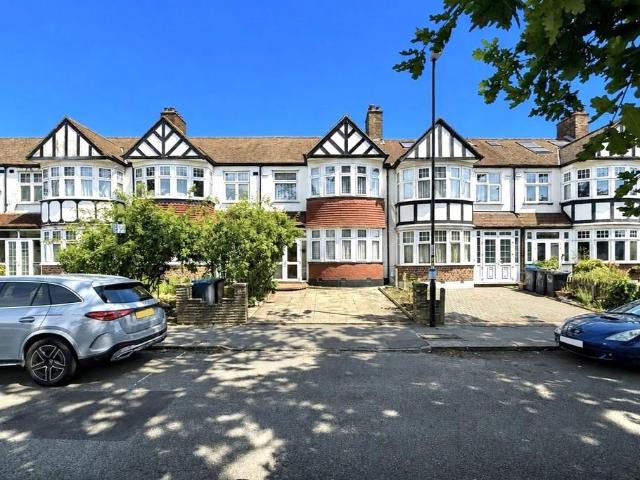 3 bedroom terraced house for sale