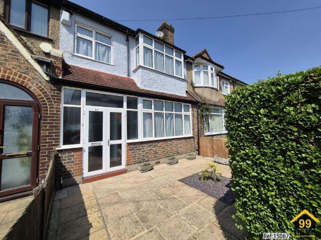 3 bedroom terraced house for sale