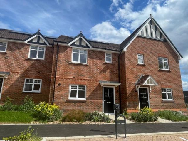 3 bedroom terraced house for sale