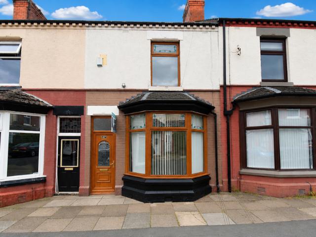 3 bedroom terraced house for sale