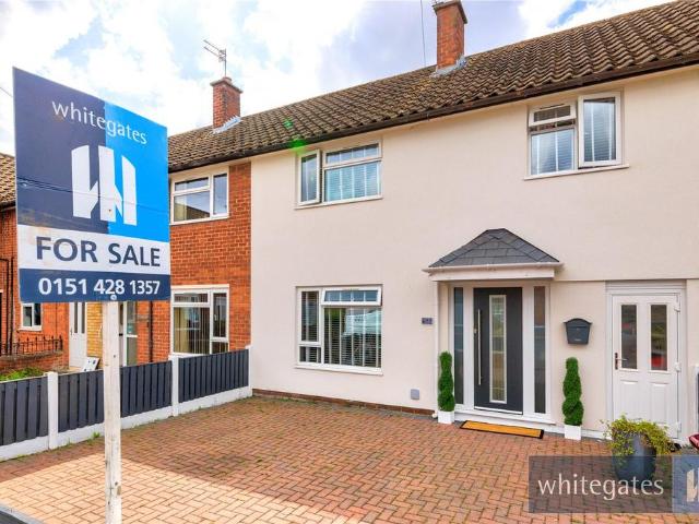 3 bedroom terraced house for sale