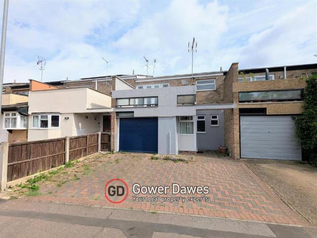 3 bedroom terraced house for sale