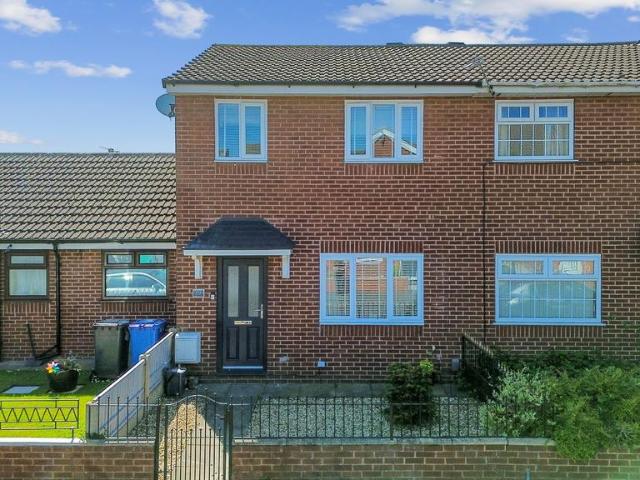 3 bedroom terraced house for sale