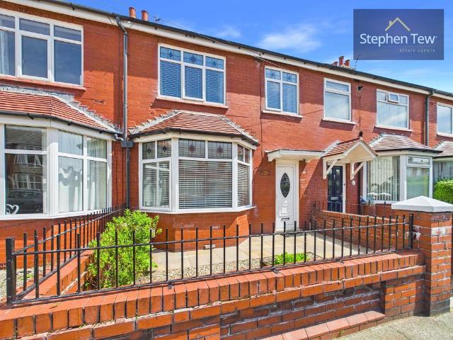 3 bedroom terraced house for sale