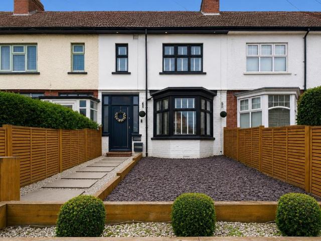 3 bedroom terraced house for sale