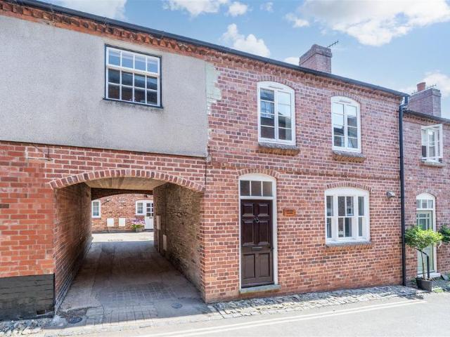 3 bedroom terraced house for sale