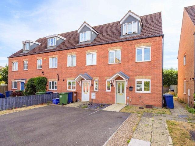 3 bedroom terraced house for sale