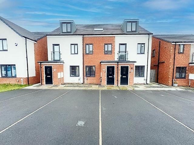 3 bedroom terraced house for sale