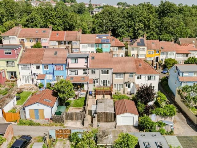 3 bedroom terraced house for sale