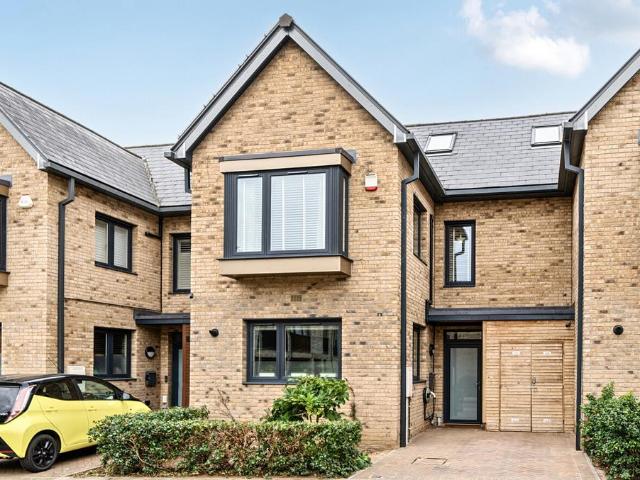 3 bedroom terraced house for sale