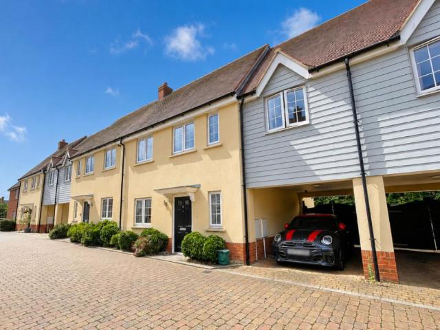 3 bedroom terraced house for sale