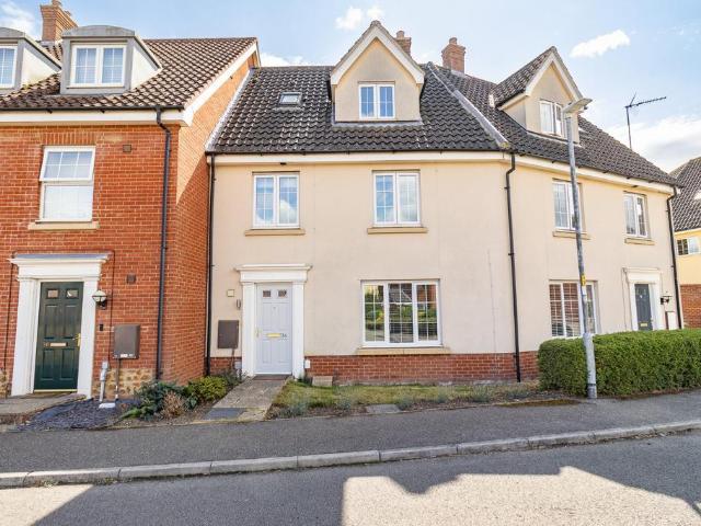 3 bedroom terraced house for sale