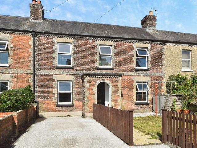 3 bedroom terraced house for sale