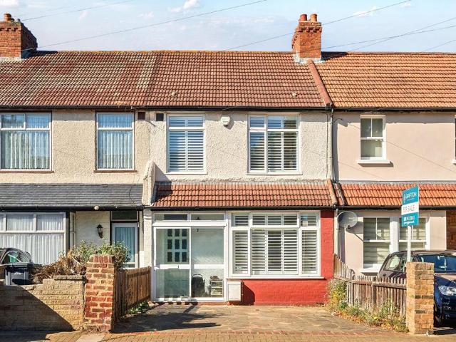 3 bedroom terraced house for sale