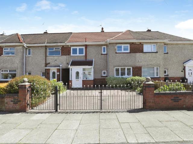3 bedroom terraced house for sale
