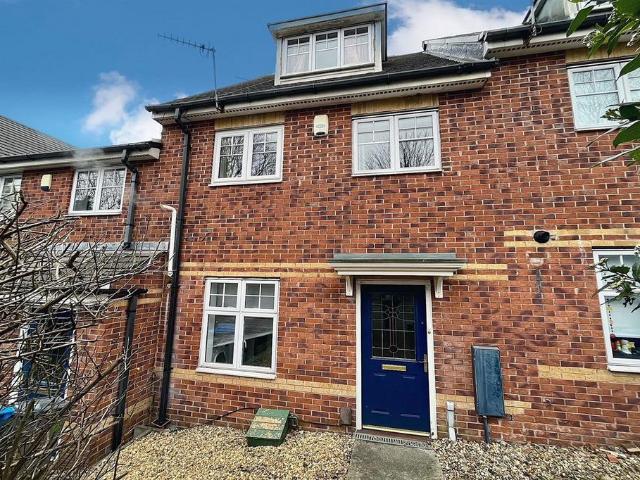3 bedroom terraced house for sale