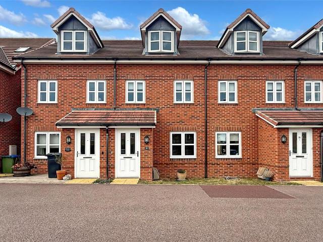 3 bedroom terraced house for sale