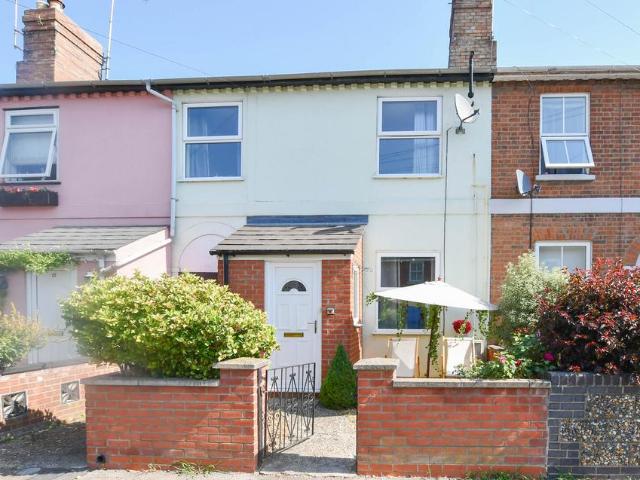 3 bedroom terraced house for sale