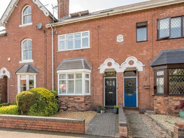 3 bedroom terraced house for sale
