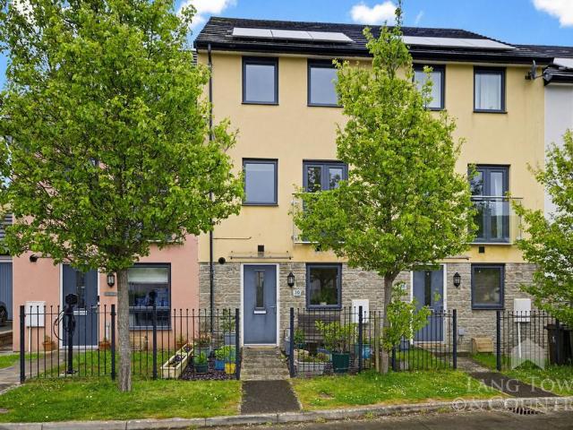 3 bedroom terraced house for sale