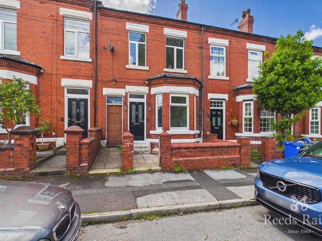 3 bedroom terraced house for sale