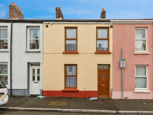 3 bedroom terraced house for sale