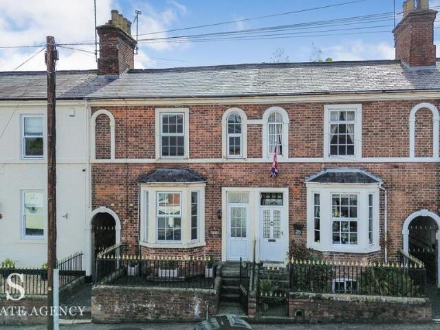3 bedroom terraced house for sale