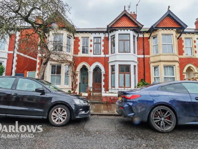 3 bedroom terraced house for sale