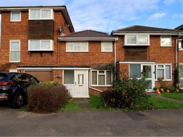 3 bedroom terraced house for sale