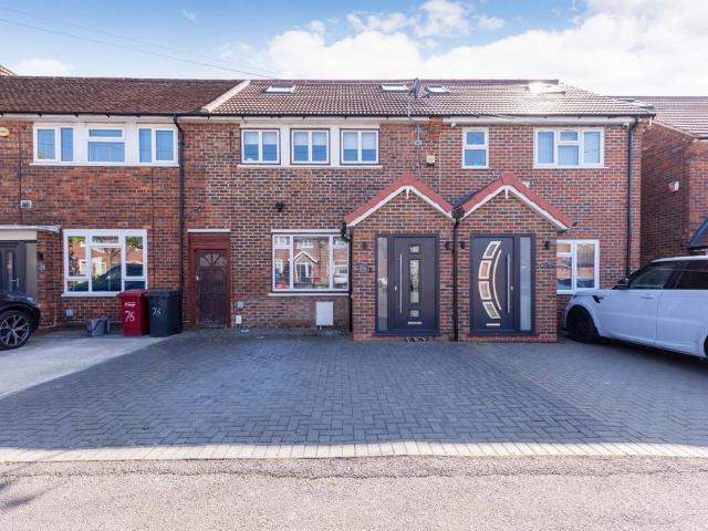 3 bedroom terraced house for sale
