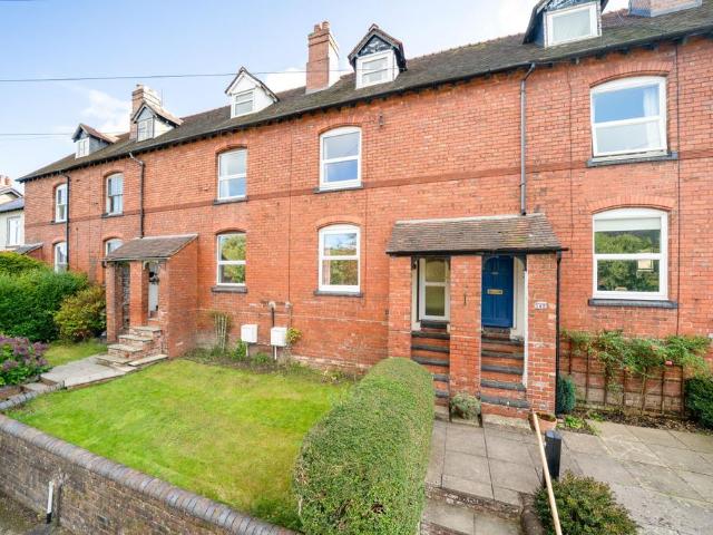 3 bedroom terraced house for sale