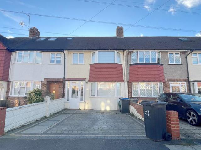 3 bedroom terraced house for sale