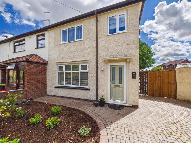 3 bedroom terraced house for sale