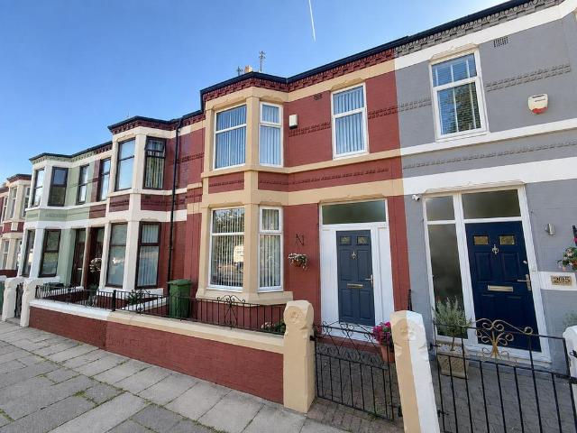3 bedroom terraced house for sale