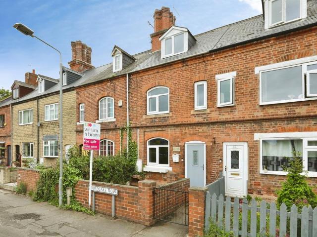 3 bedroom terraced house for sale
