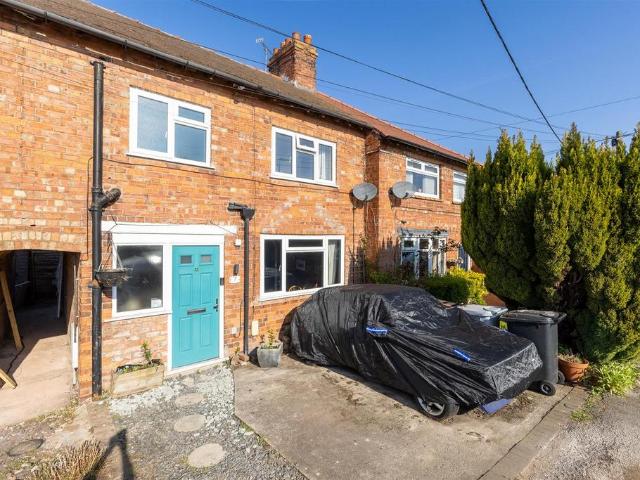 3 bedroom terraced house for sale