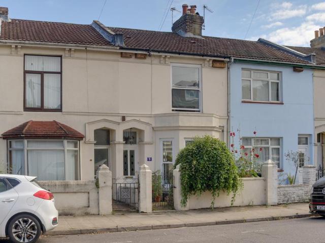 3 bedroom terraced house for sale