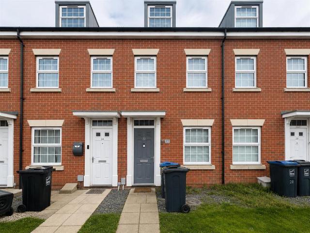 3 bedroom terraced house for sale