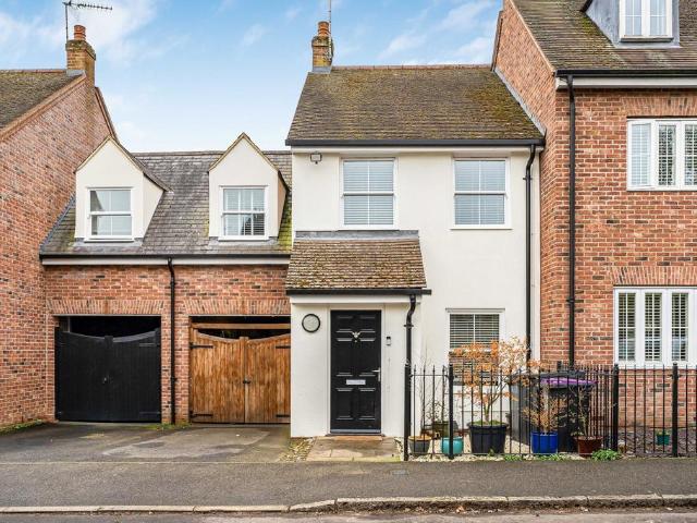 3 bedroom terraced house for sale
