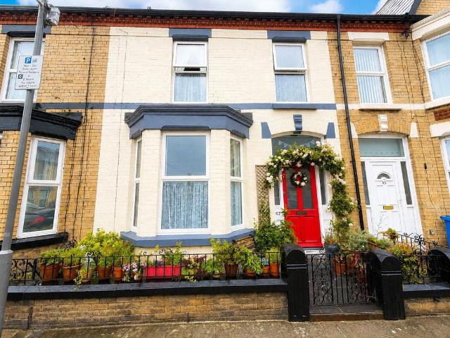 3 bedroom terraced house for sale